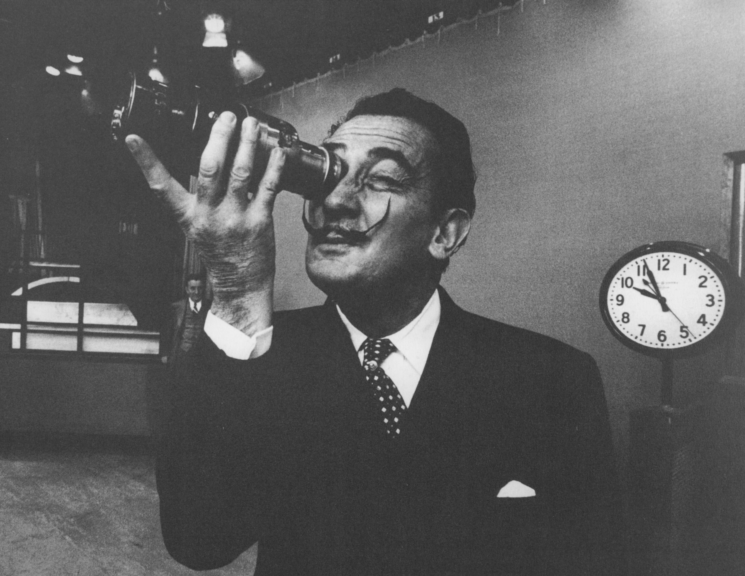 Salvador Dalí y el cine: una relación inseparable - Lookremix